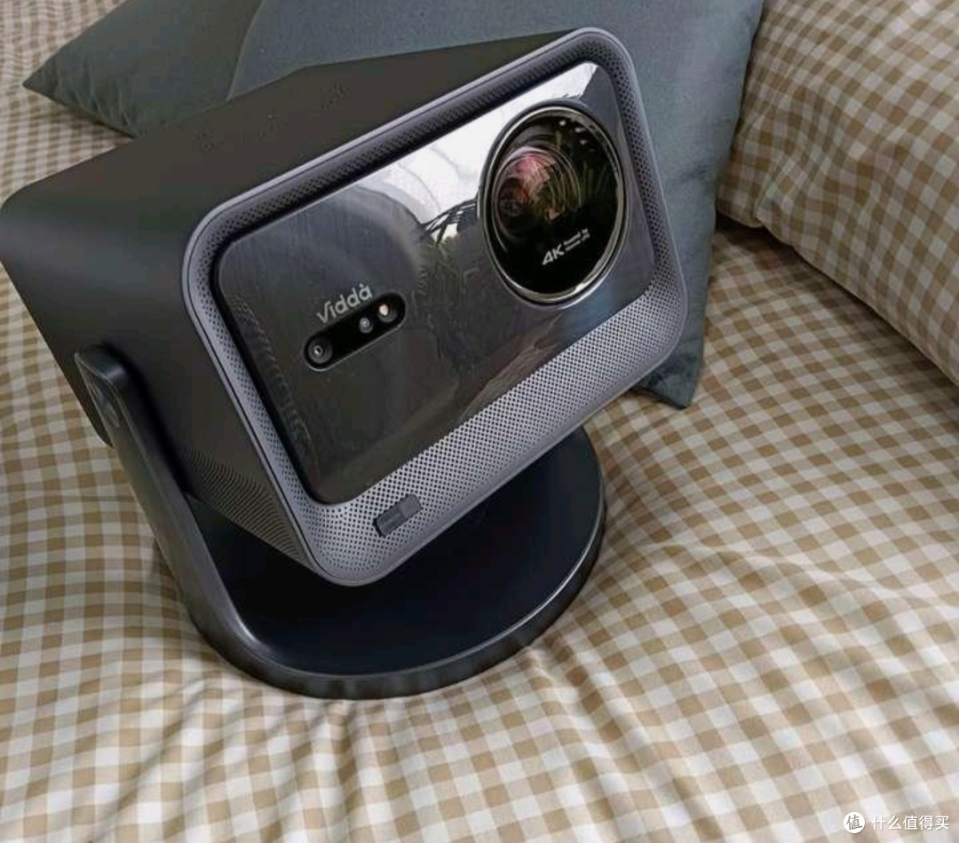 Vidda C2 Pro 海信4K超高清纯三色激光 云台投影仪家用家庭影院白天投墙C1Pro升级(0.9~1.5:1光学变焦)_投影仪_什么值得买