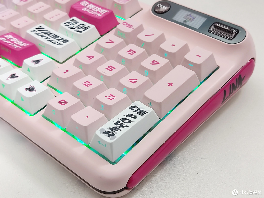最爱猛男粉！儿童节来啦！彩虹轴携霓虹女神Lina一起登上了这把珂芝Z98 IP定制款三模键盘_键盘_什么值得买