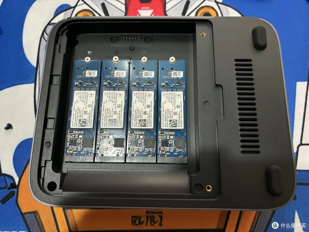 全闪四盘位NAS（绿联DXP480T Plus），首发开箱&拆机_NAS存储_什么值得买