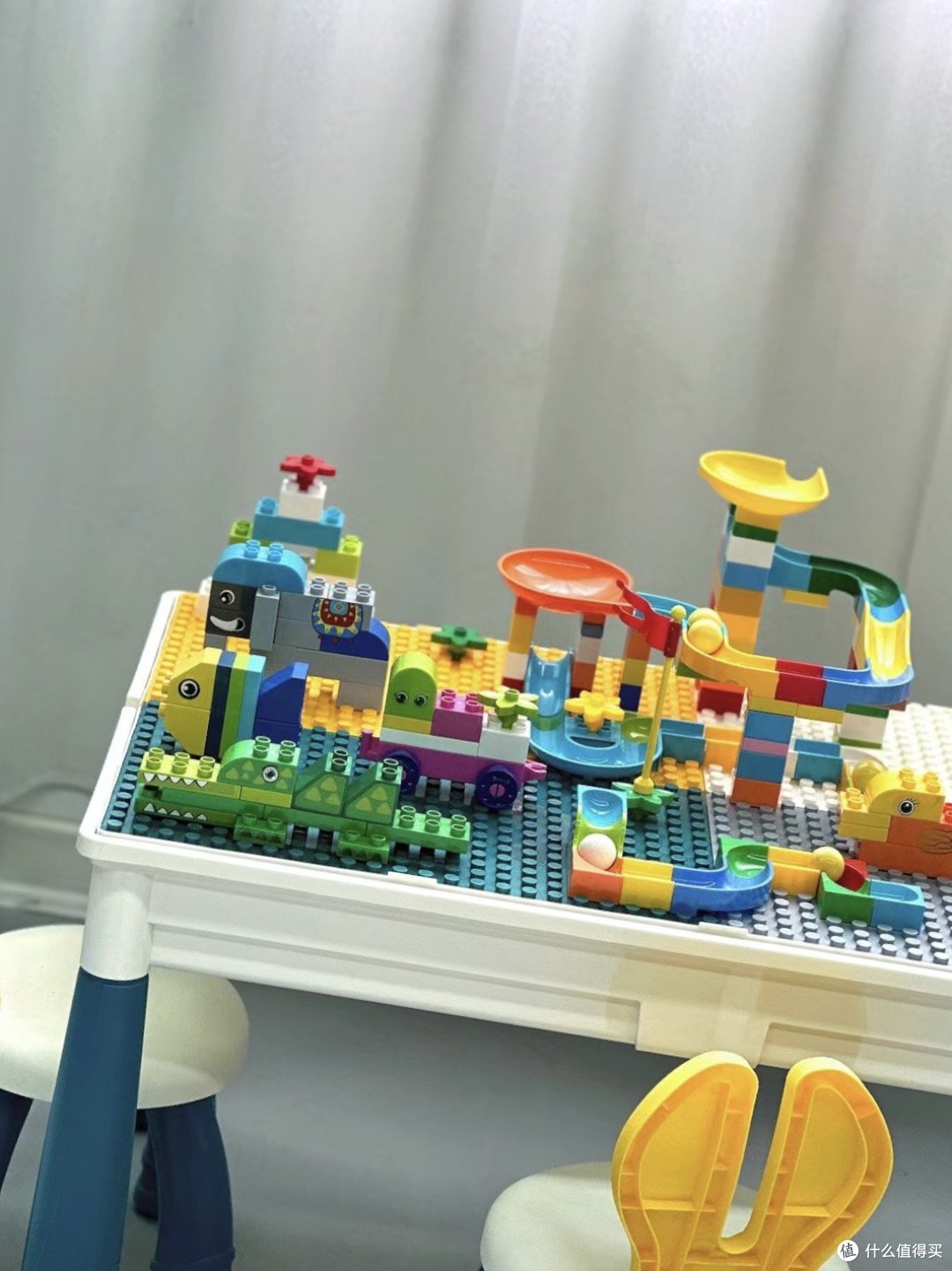 儿童积木桌：孩子的欢乐城堡，探索无限可能_积木拼插_什么值得买
