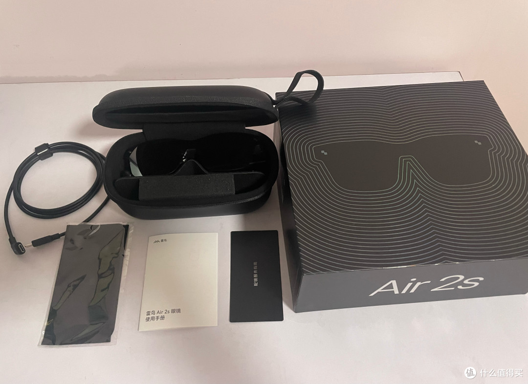 AR眼镜有什么用？24年AR眼镜推荐，一根手指拎走201吋大屏，雷鸟Air2s测评！_VR设备_什么值得买