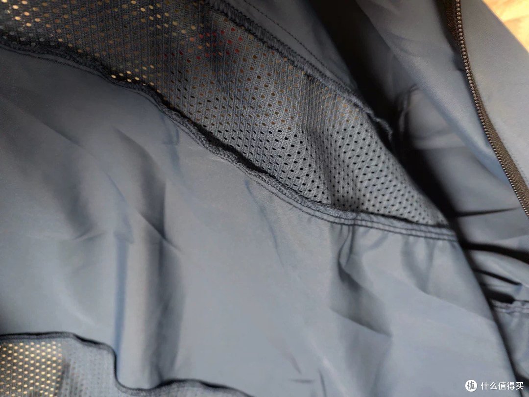 男款迪卡侬户外风衣骑行防晒衣SAX1，打造无懈可击的户外防晒装备！_运动夹克_什么值得买