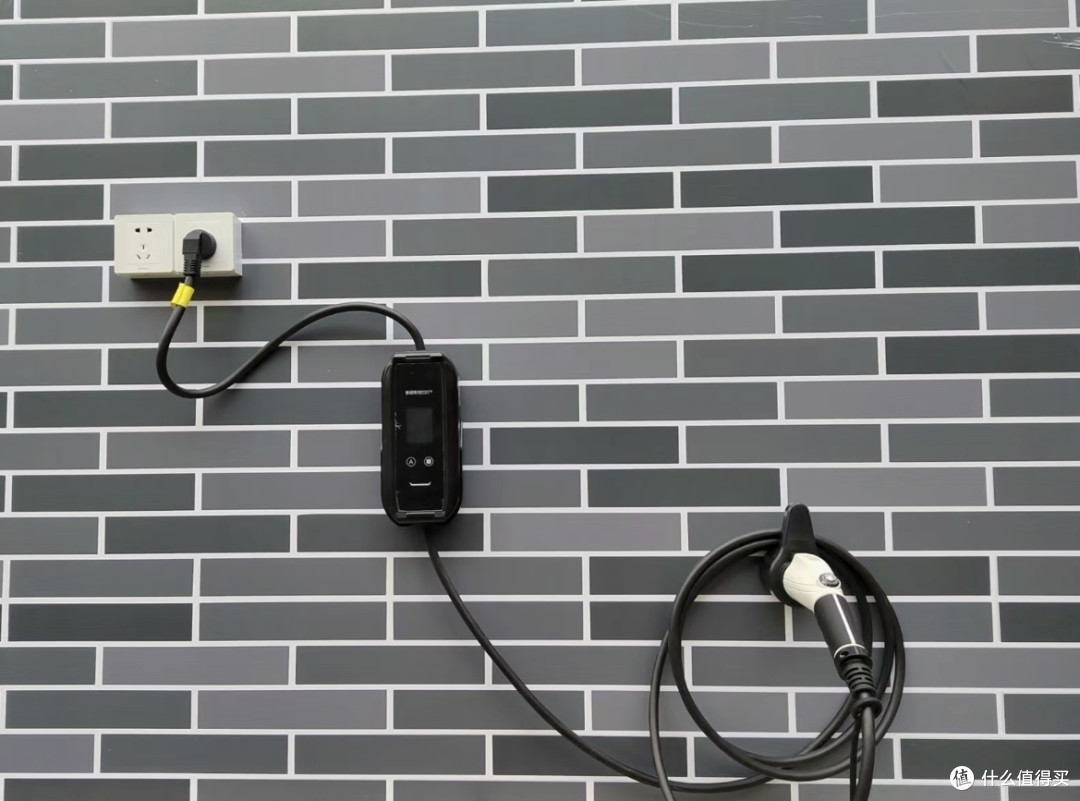 领克07em-p充电方法总结，需要多久充满电，按键使用小技巧_汽车充电装备_什么值得买