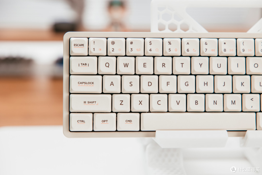 苹果设备最佳生产力搭子，IQUNIX MG65 Pro矮轴机械键盘开箱上手_键盘_什么值得买
