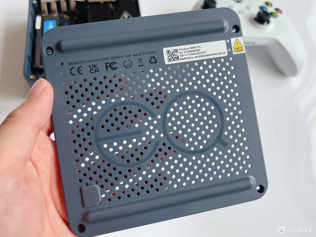 【拆解+测试】零刻EQR6迷你主机 ,R7 7735HS加持下的表现如何？_台式机_什么值得买