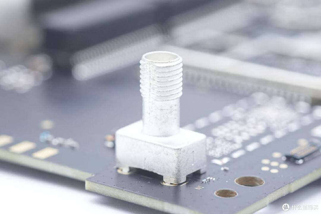 拆解报告：中兴4G CPE 2 Pro 路由器_路由器_什么值得买