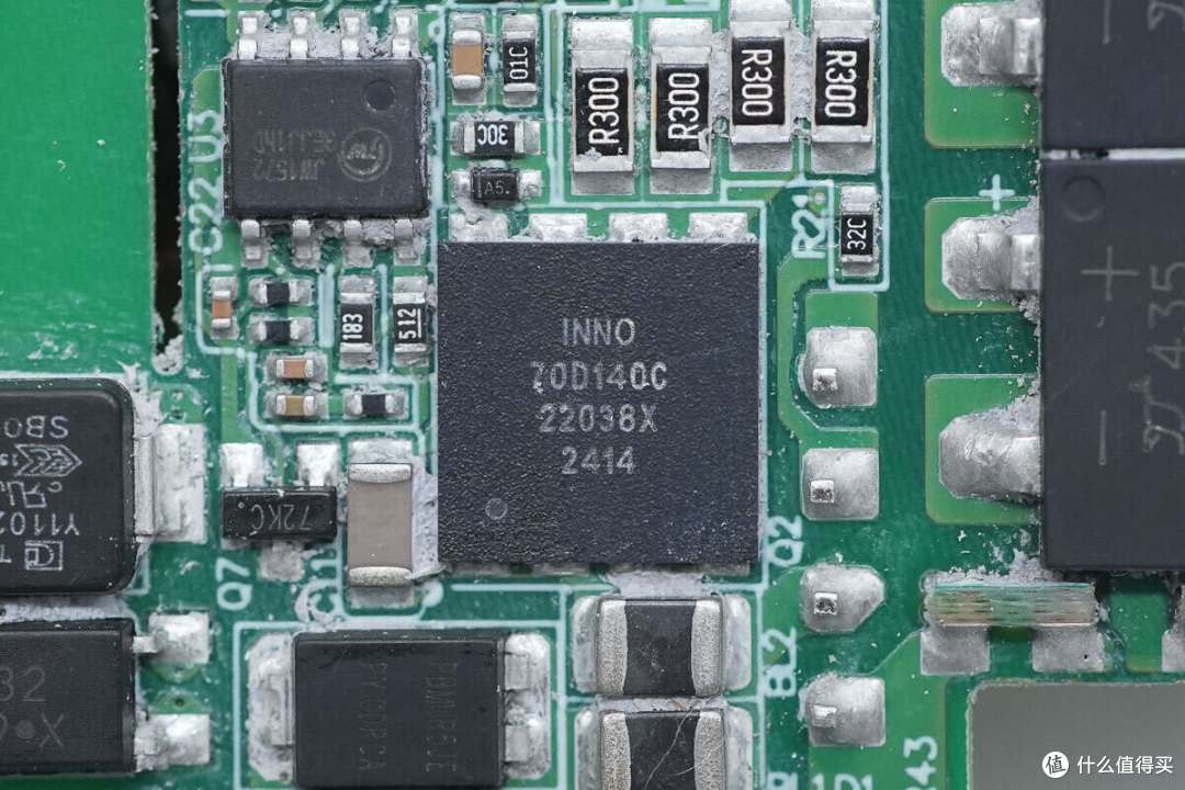 拆解报告：ANKER安克140W 3C1A氮化镓充电器A2697_充电器_什么值得买