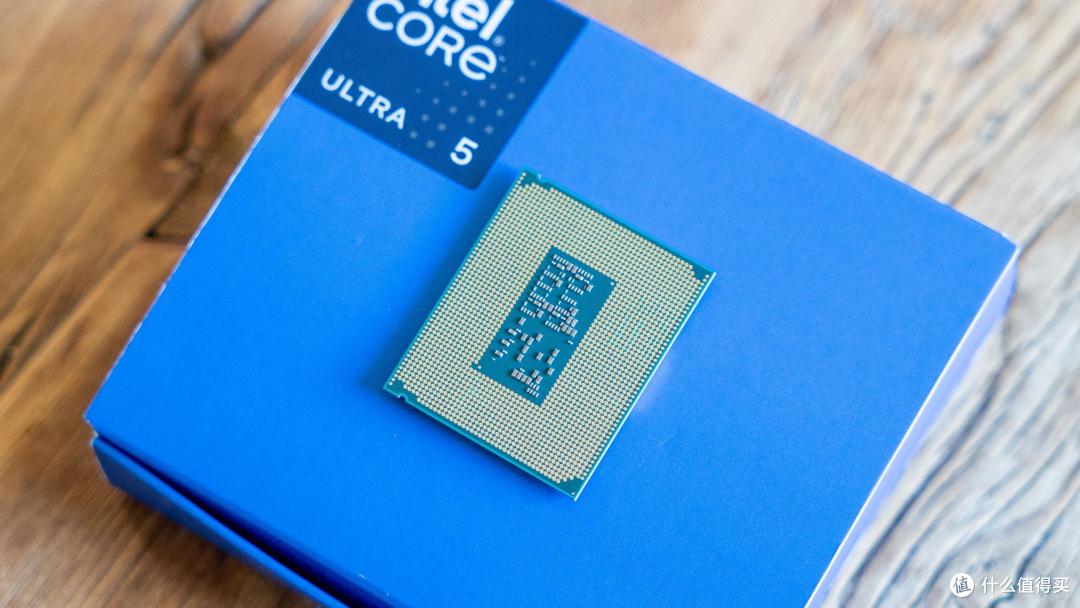 功耗更低，性能更稳定的intel Ultra5 245K搭配七彩虹Z890主板评测_CPU_什么值得买