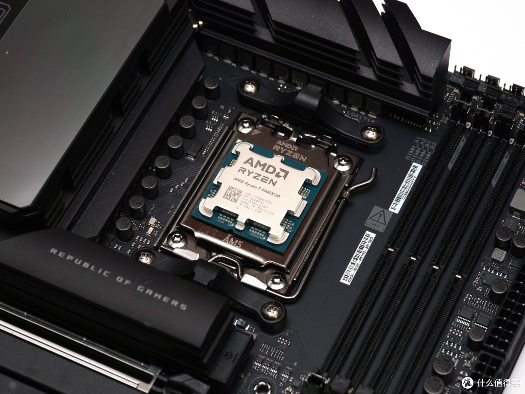 Intel别看了，这不是你能打的对手！锐龙R7 9800X3D首发评测_CPU_什么值得买