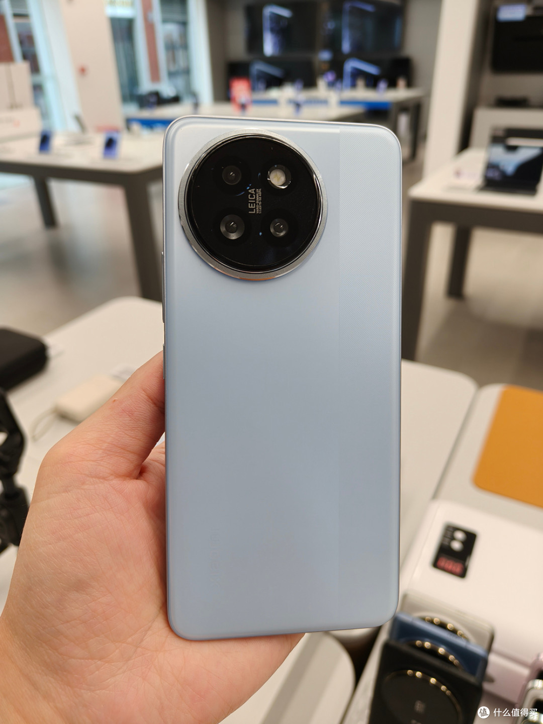 旗舰“守门员”，红米K80Pro真机曝光，还买什么小米15？_安卓手机_什么值得买