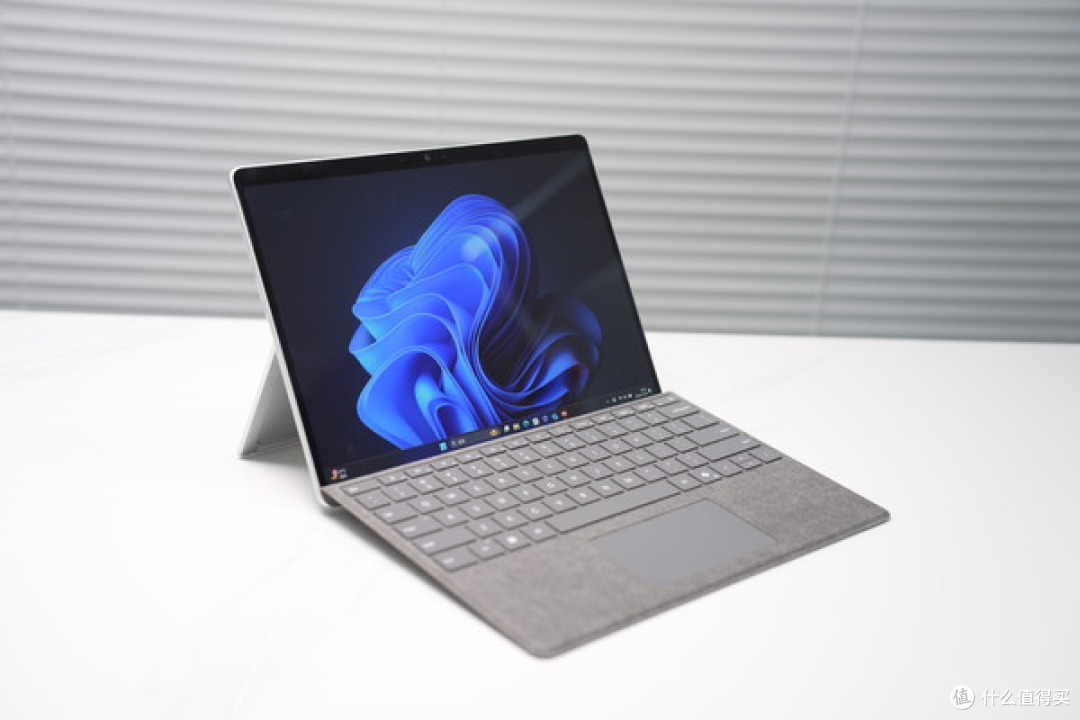 内行评测：移动办公的绝佳拍档！微软Surface Pro 11体验详评_普通笔记本_什么值得买