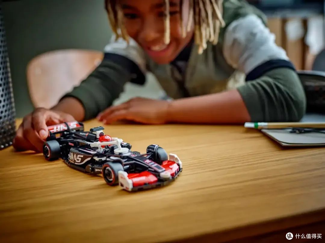 2025年乐高F1套装全揭晓：18款新赛车，10支车队全覆盖！_拼插积木_什么值得买
