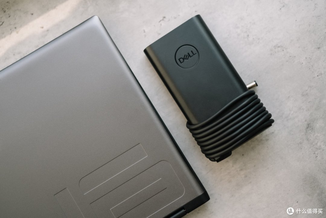 ALIENWARE外星人 m16 R2评测：让游戏玩出新质感_游戏本_什么值得买