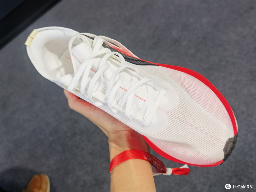 爆款好鞋，5U不出，你就是王者，李宁飞电5E的王炸级BUFF_跑鞋_什么值得买