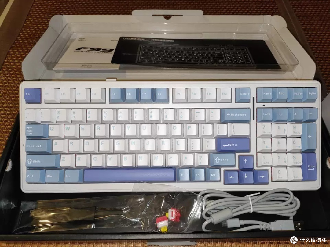 狼蛛F99Pro机械键盘，让你秒变键盘大师！_无线键盘_什么值得买