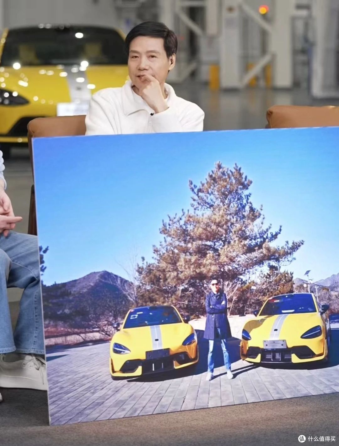 雷军辟谣：小米SU7研发费用不是130多亿，而是超过300亿！_新能源车_什么值得买