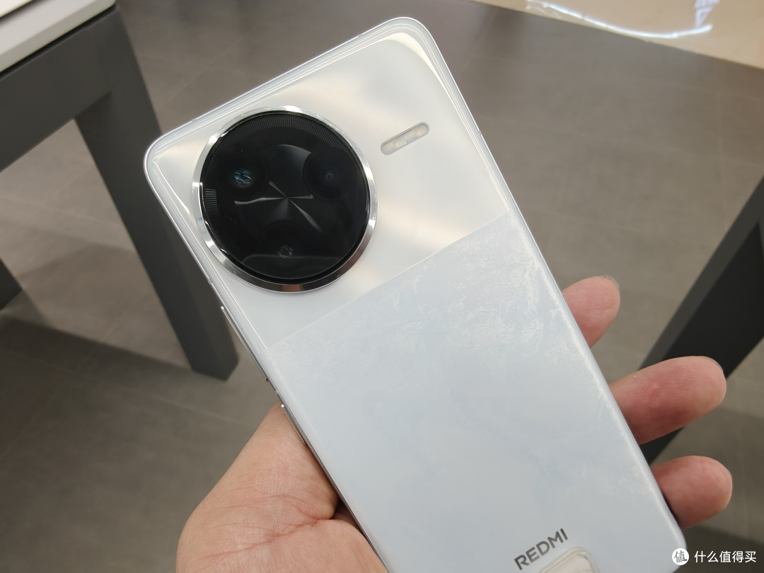 非要这么针锋相对？一加Ace5 Pro和REDMI K80 Pro应该如何选择？_安卓手机_什么值得买