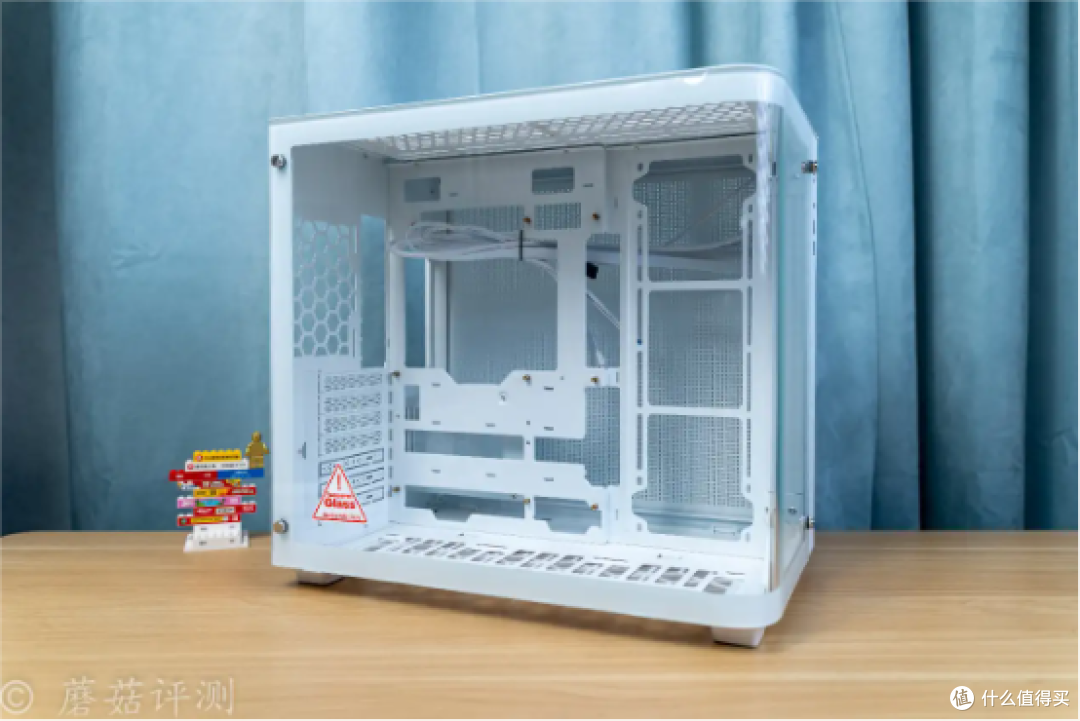 顺滑过渡，270度无死角，乔思伯TK3曲面海景房ATX机箱 评测_机箱_什么值得买