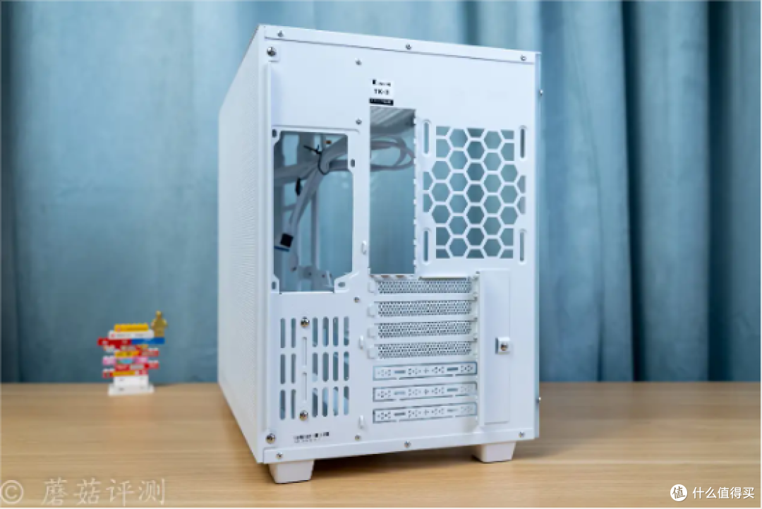顺滑过渡，270度无死角，乔思伯TK3曲面海景房ATX机箱 评测_机箱_什么值得买