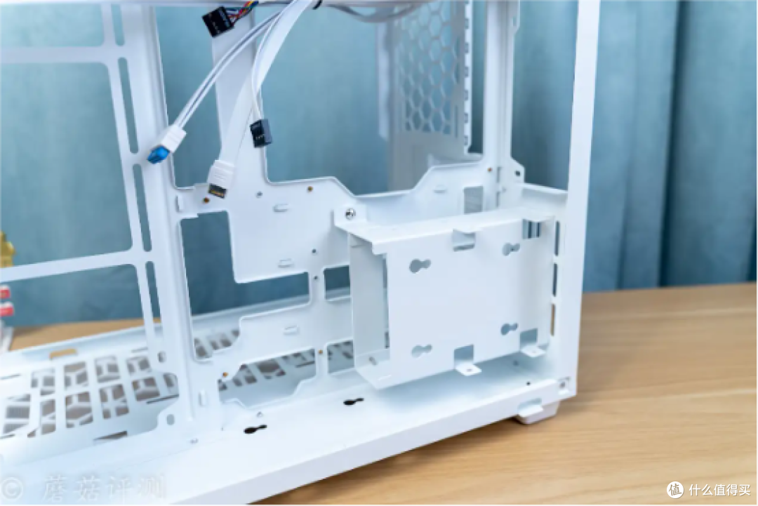 顺滑过渡，270度无死角，乔思伯TK3曲面海景房ATX机箱 评测_机箱_什么值得买