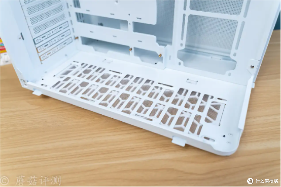 顺滑过渡，270度无死角，乔思伯TK3曲面海景房ATX机箱 评测_机箱_什么值得买
