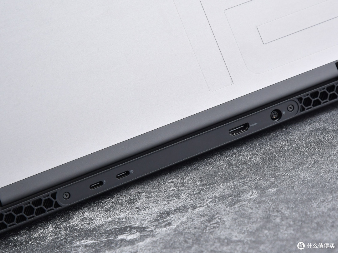 上手体验Alienware外星人m16 R2_笔记本电脑_什么值得买