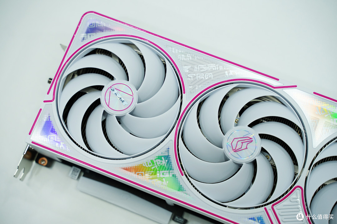 内行评测：iGame GeForce RTX 5080 Ultra W OC 16GB 开箱：DLSS 4 强力降临，更抓睛的嘻哈律动新潮流 ...