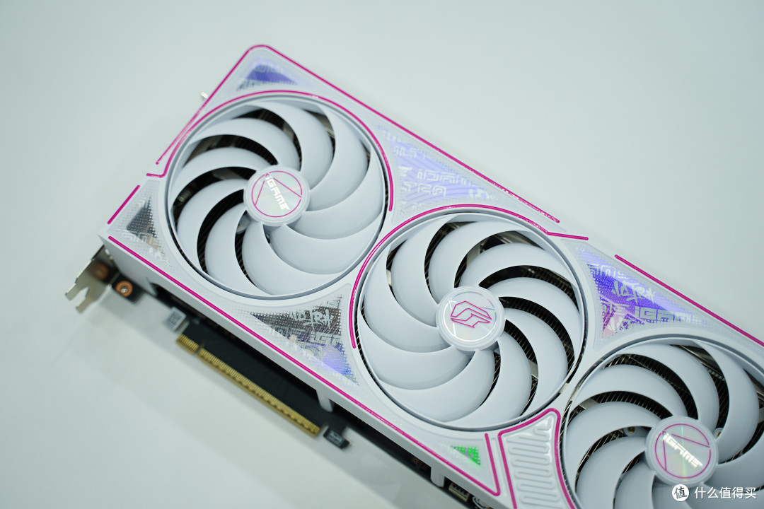内行评测：iGame GeForce RTX 5080 Ultra W OC 16GB 开箱：DLSS 4 强力降临，更抓睛的嘻哈律动新潮流 ...