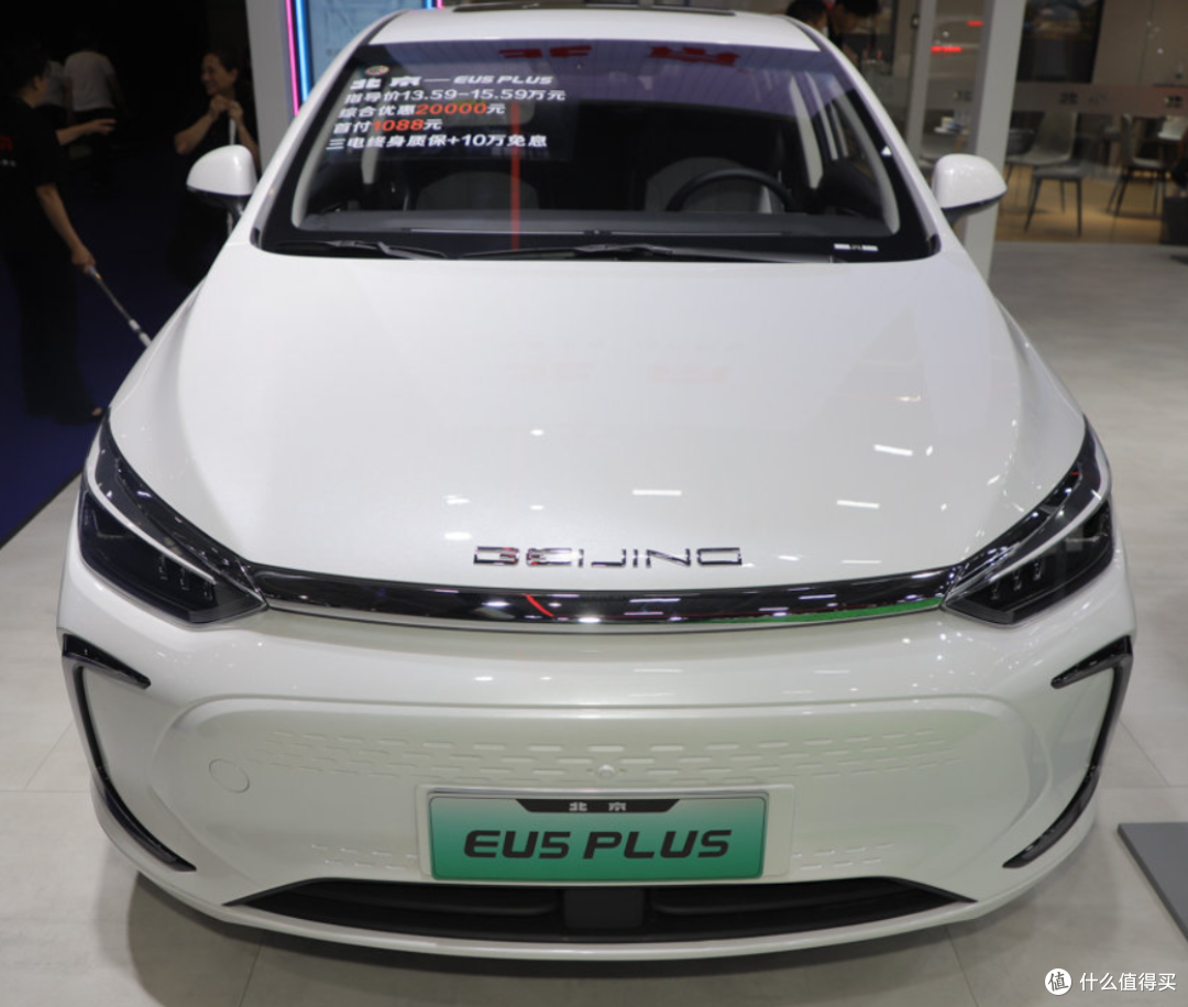 12.99万元紧凑型纯电动车，北汽新能源EU5_新能源车_什么值得买