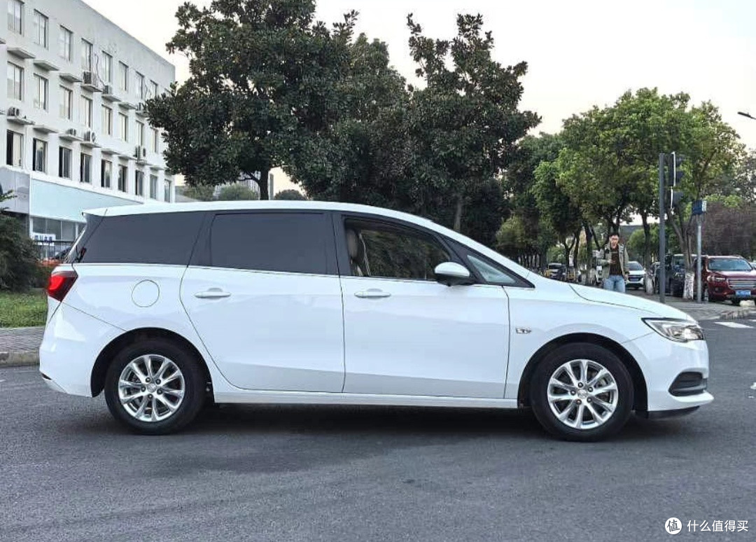 GL6：我和大哥GL8一样能打_乘用型MPV_什么值得买