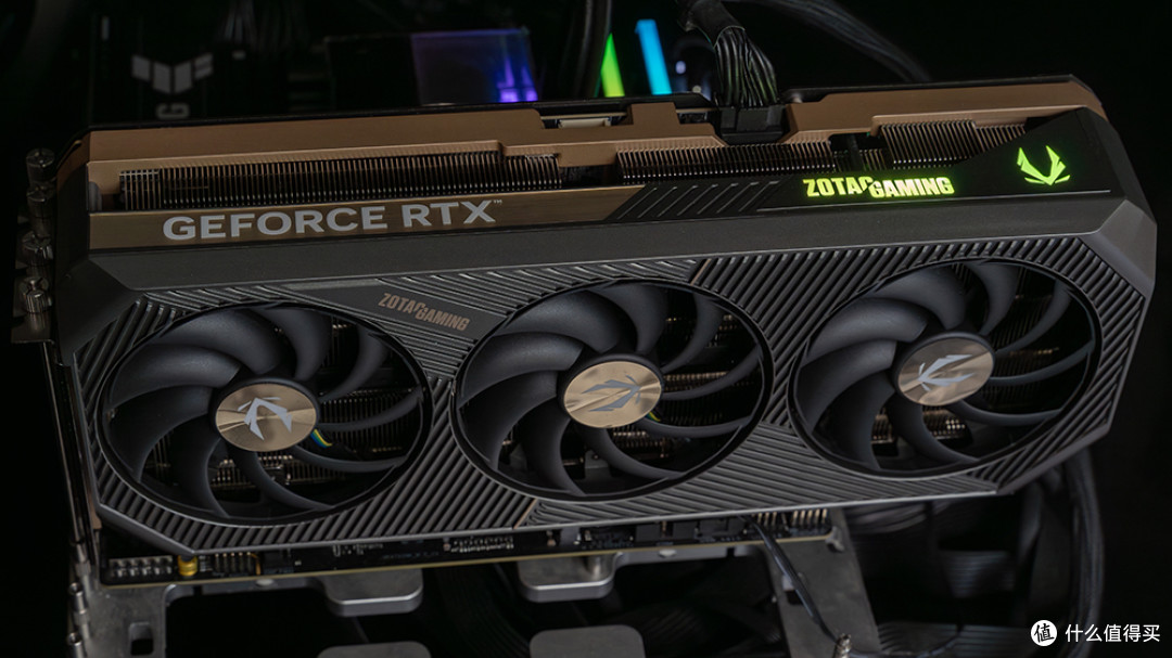索泰RTX 5080 SOLID OC体验：古铜色肌肉秀DLSS 4，超频可提升10%_显卡_什么值得买