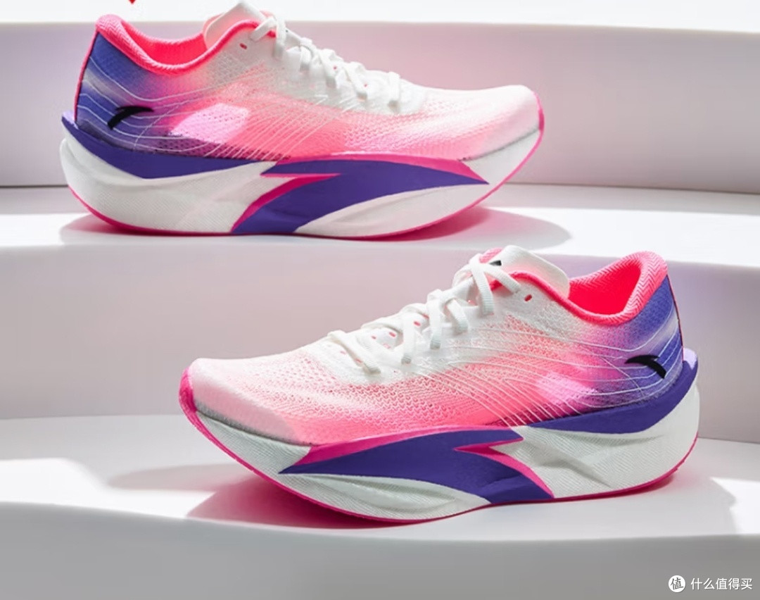 安踏C2026代氮科技训练鞋，女款超酷！_跑鞋_什么值得买