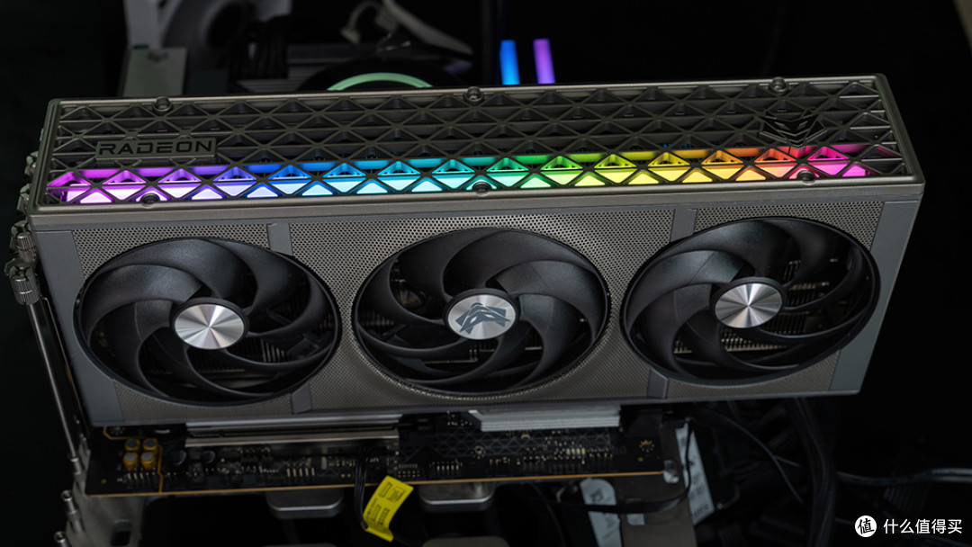 RX 9070 XT/9070首发评测：4K性价比双雄，FSR 4和光追巨幅提升！_显卡_什么值得买