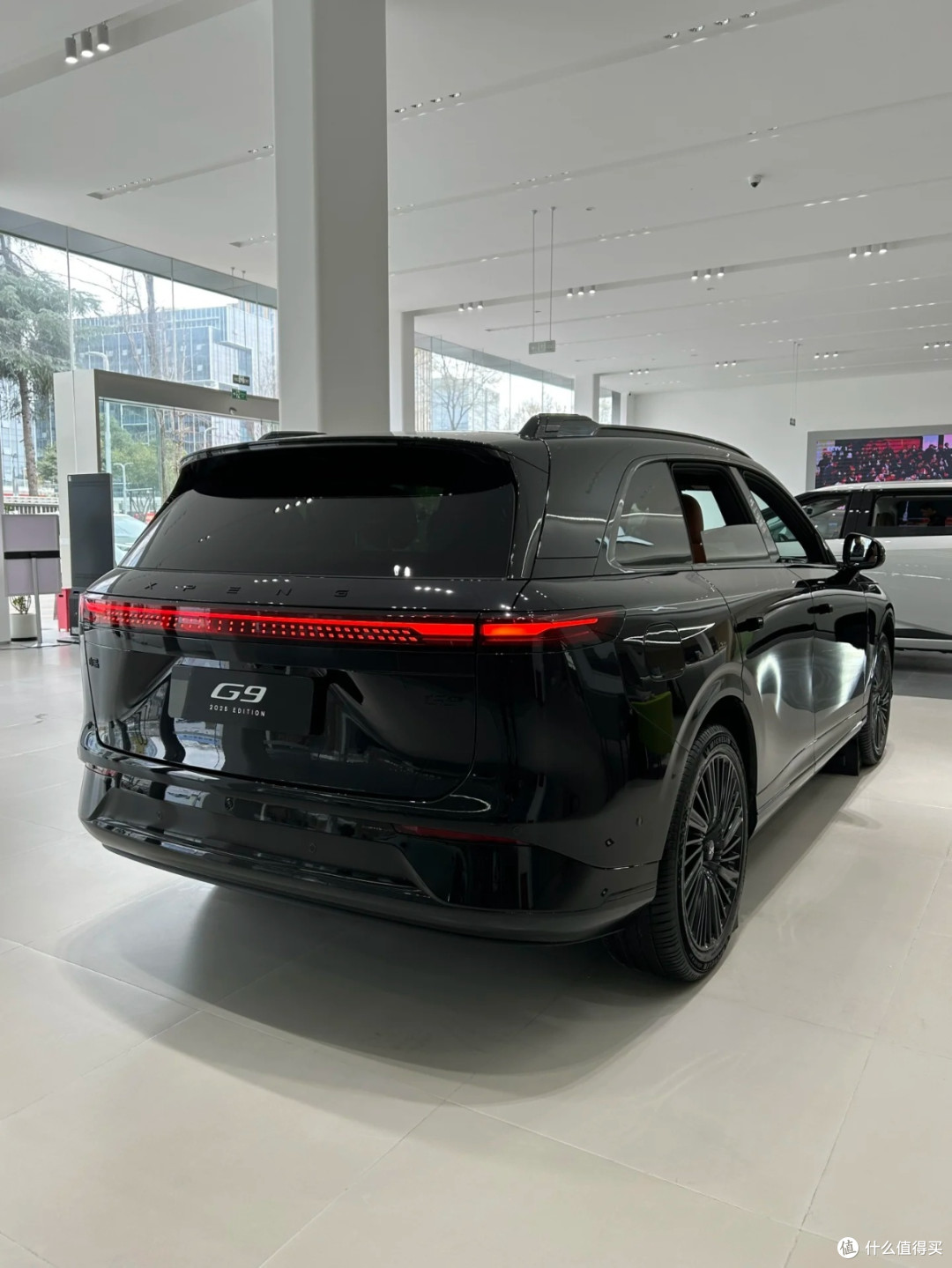 小鹏G9与Model Y深度对比：30万预算该怎么选？_新能源车_什么值得买