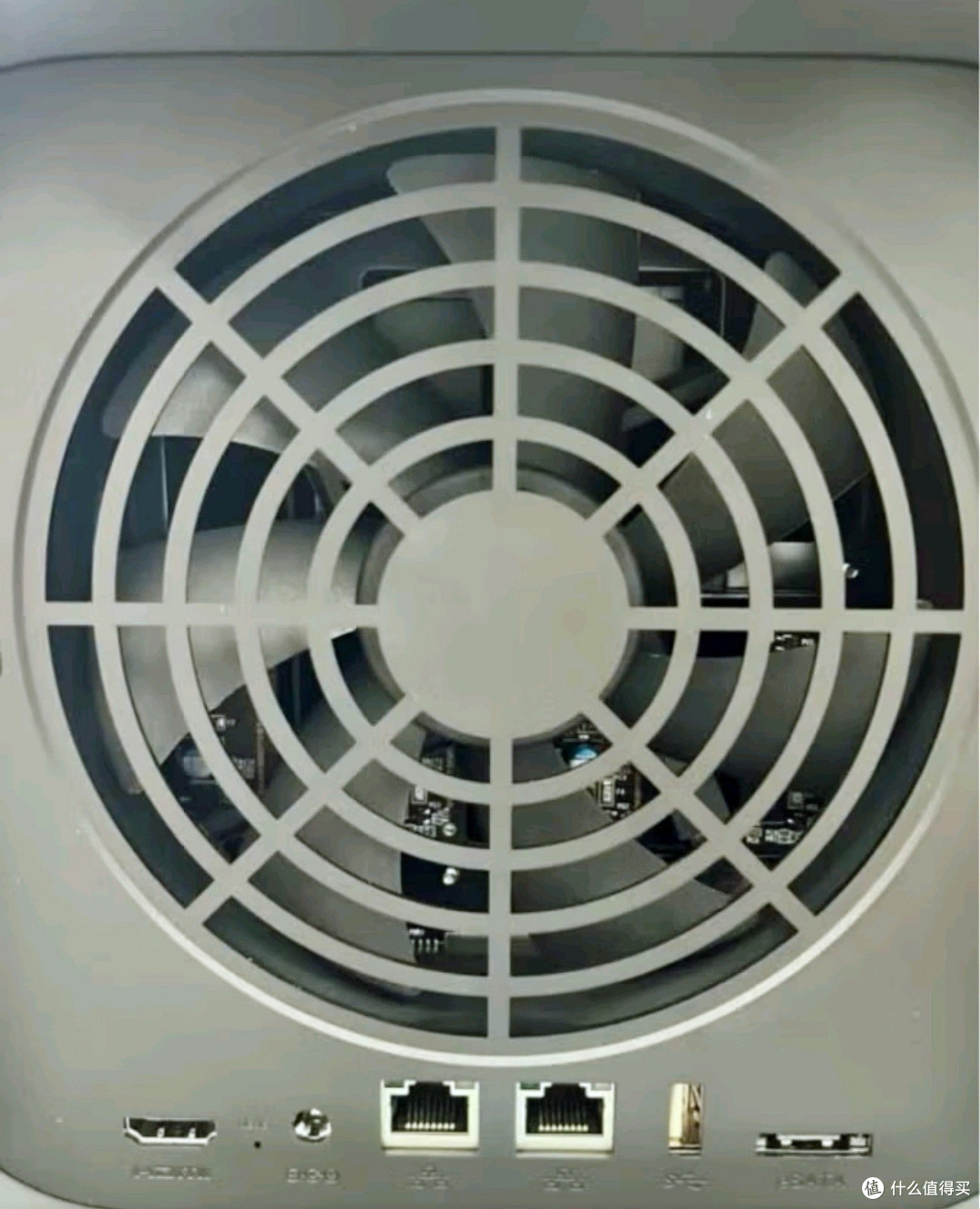 极空间Z4Pro，你家NAS的未来_NAS存储_什么值得买