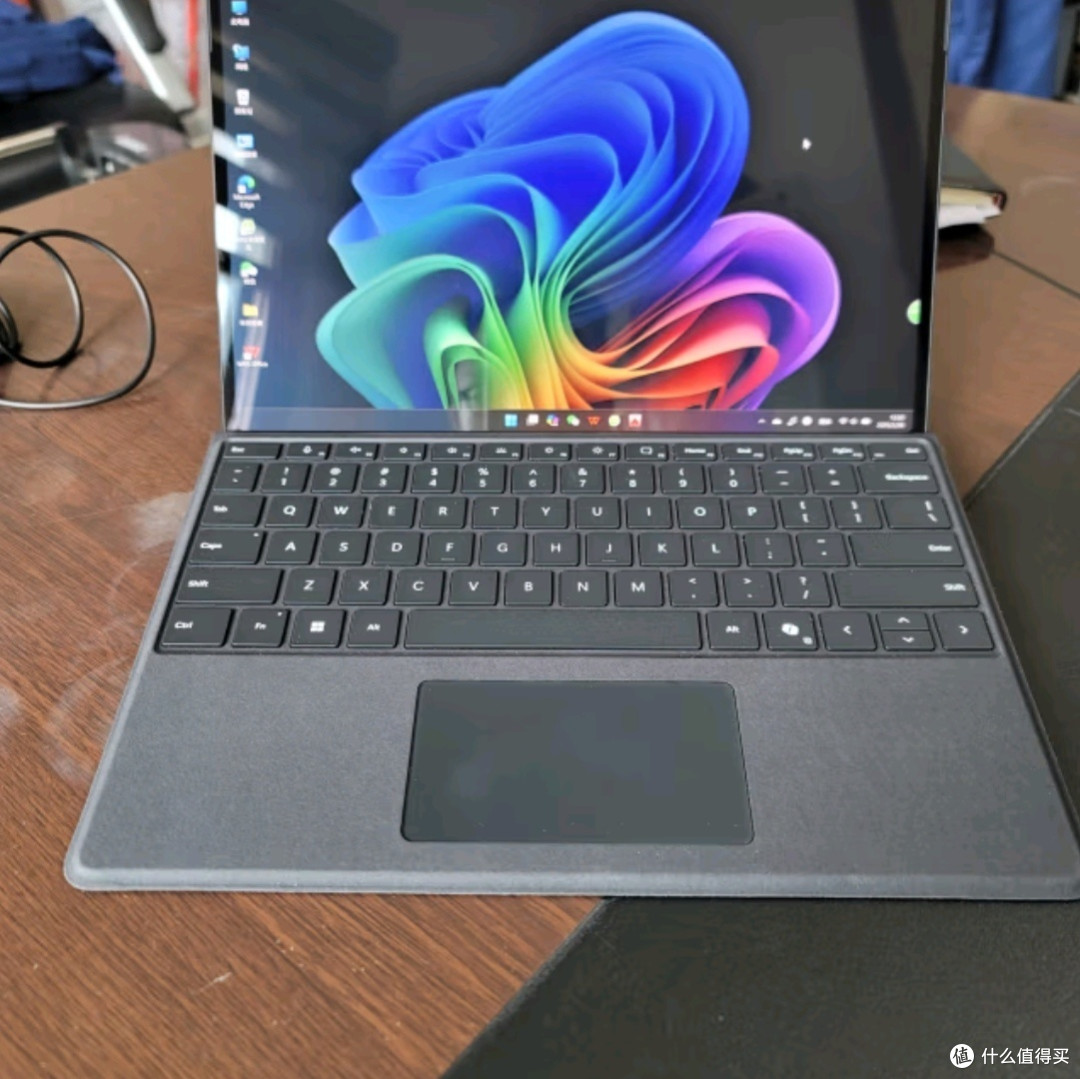 微软Surface Pro第11版：轻薄本AI PC的新典范_笔记本电脑_什么值得买