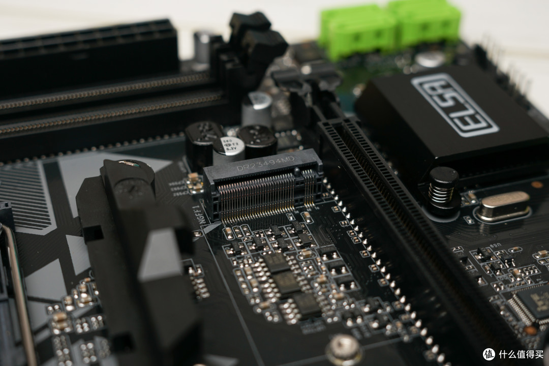 《双人成行》后又一佳作，艾尔莎EA B450M-E和你玩转《双影奇境》_电脑游戏_什么值得买